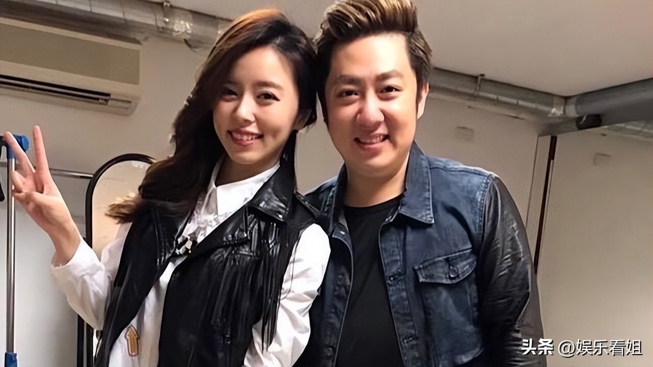 The 40-year-old singer Ai Cheng fell to his death. His wife did not ...