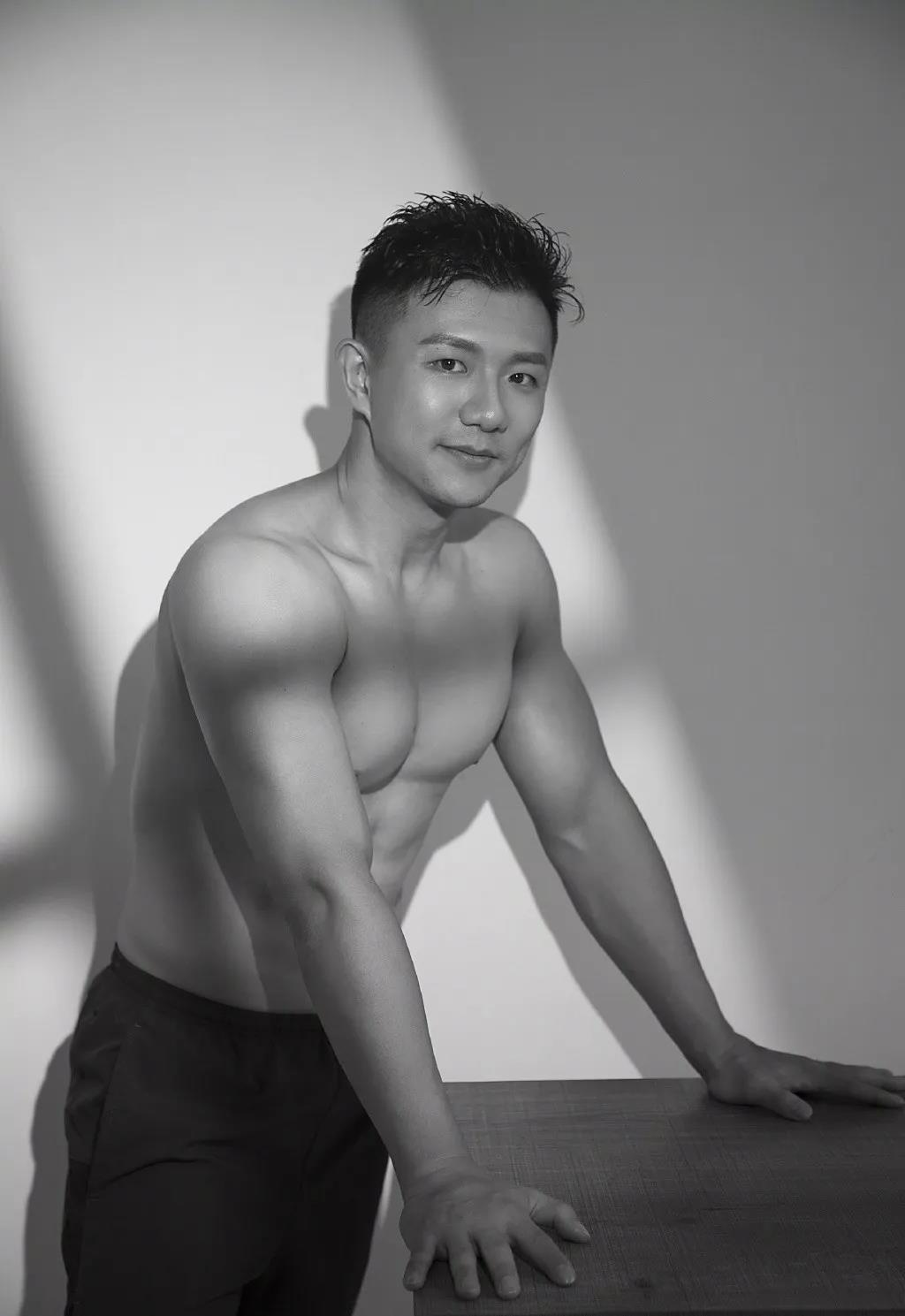 Chen Yibing posted a muscle photo, netizens: I can do this big chest ...