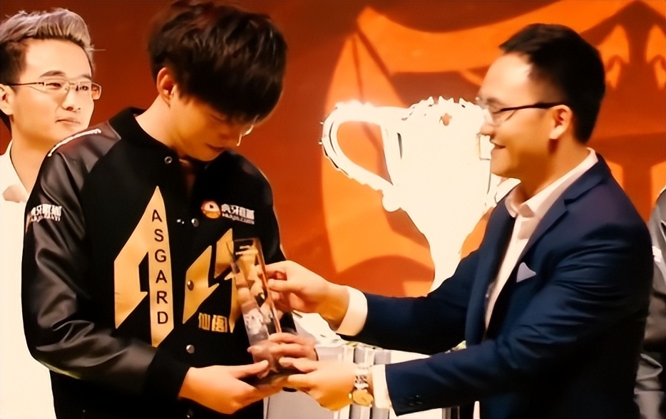 "Glory of the King" Chen Gui - KPL's first FMVP, the year when he fell ...