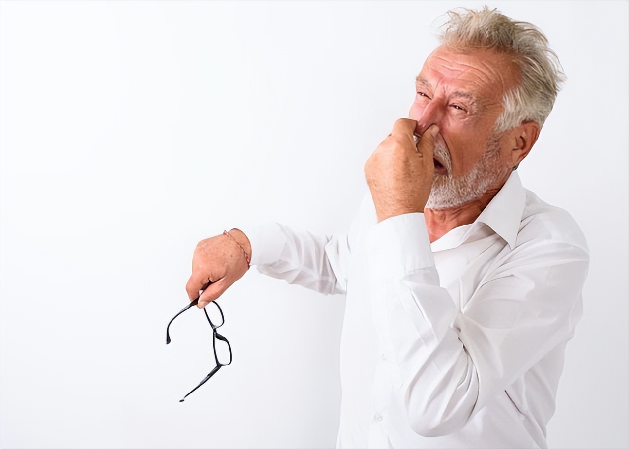 Why do old people have an unpleasant smell, and how to alleviate this ...