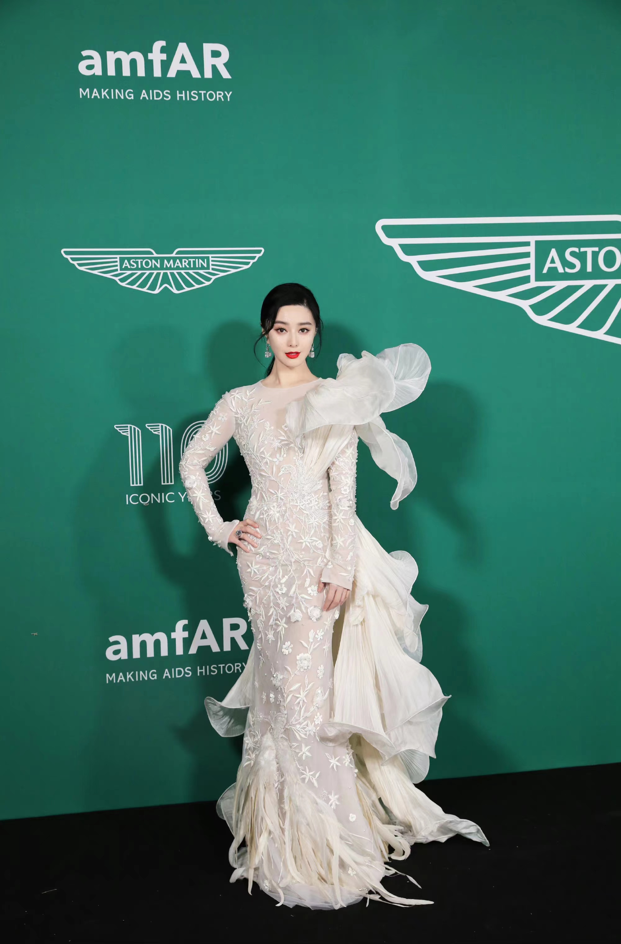 At the Cannes Film Festival, Fan Bingbing wore 12 dresses, including ...