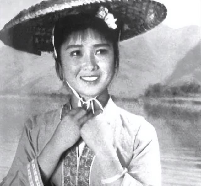 The first female star to be executed, famous all over the country ...