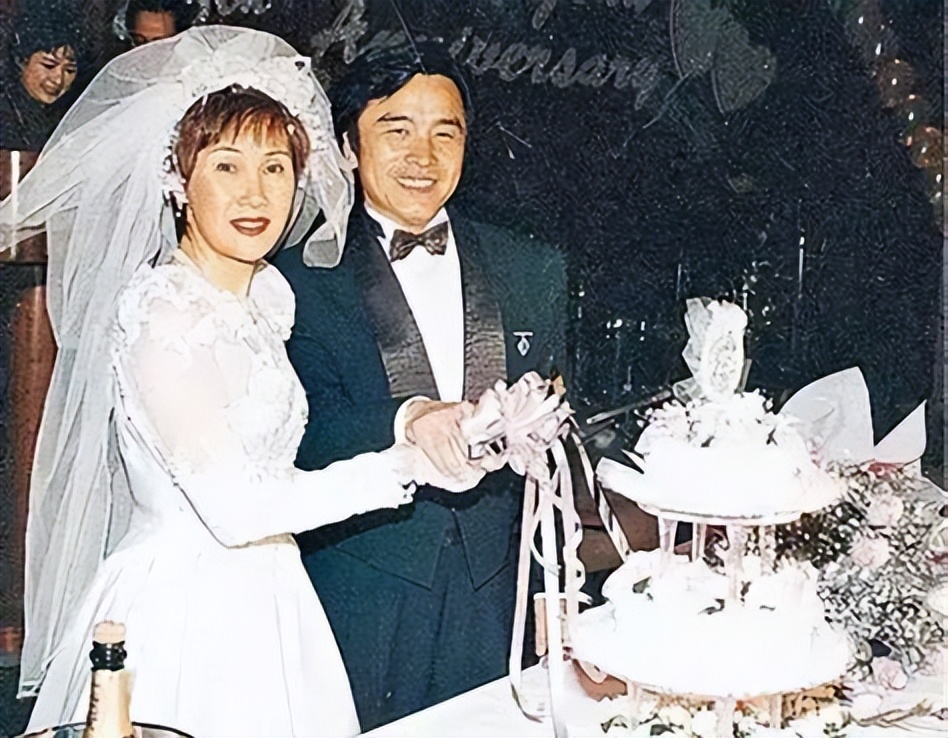 Cancer can't keep them apart. Jiang David, who has loved his wife for ...