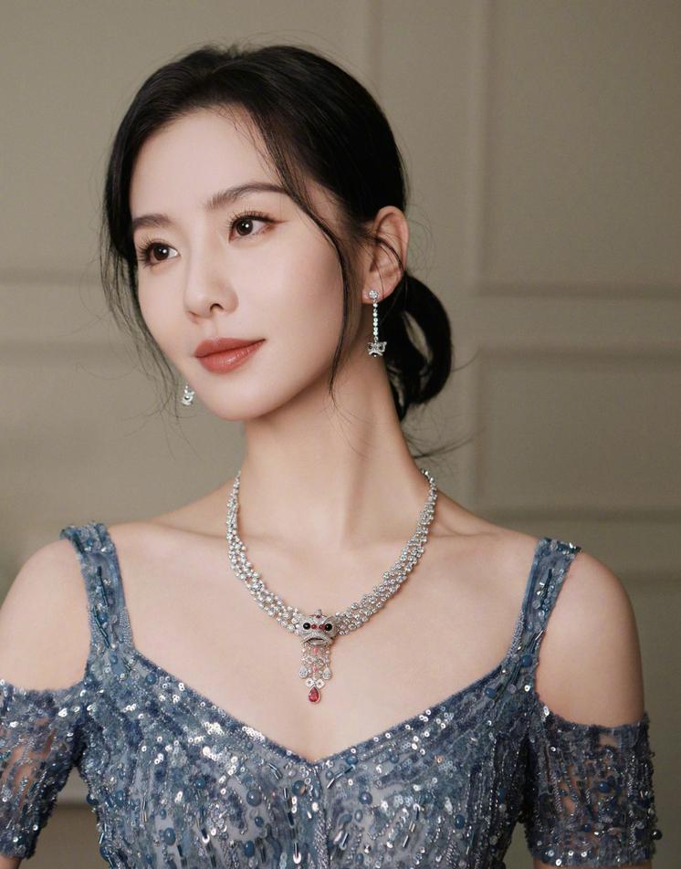 When 36-year-old Liu Shishi and 34-year-old Yang Ying stood together, I ...