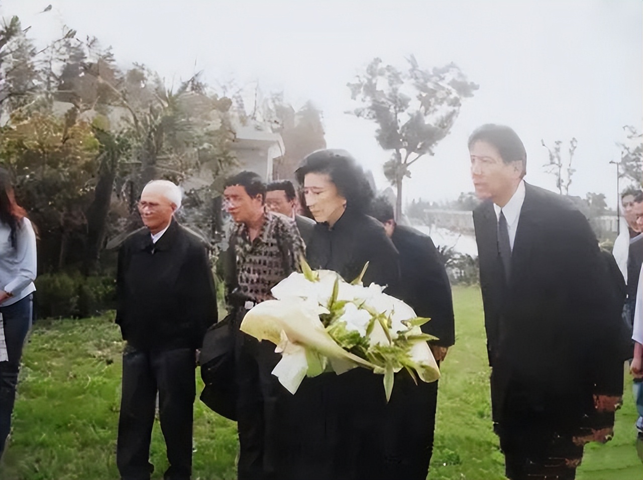 In 2007, 60 years after Zhang Lingfu's death, his widow boarded ...
