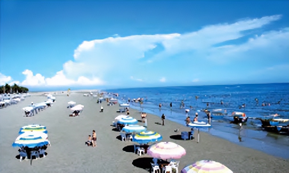 Beihai Silver Beach, the first beach in the world - iNEWS