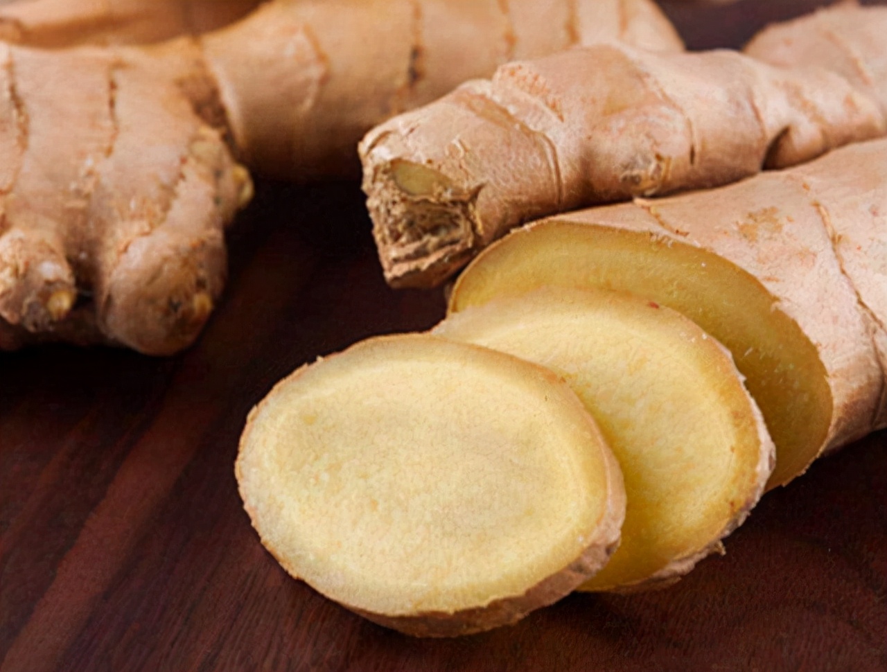 "Eating ginger without peeling it will harm yourself by eating the ...