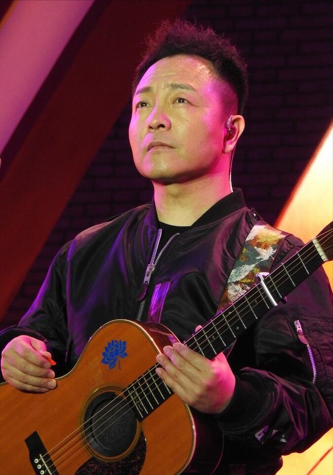 Soul singer Xu Wei has infinite radiance!The woman knelt down in tears ...