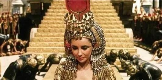 Cleopatra ended her life with a poisonous snake at the age of 50, and ...