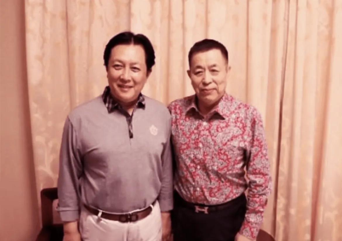 71-year-old Tang Guoqiang and his wife had dinner with friends! The ...