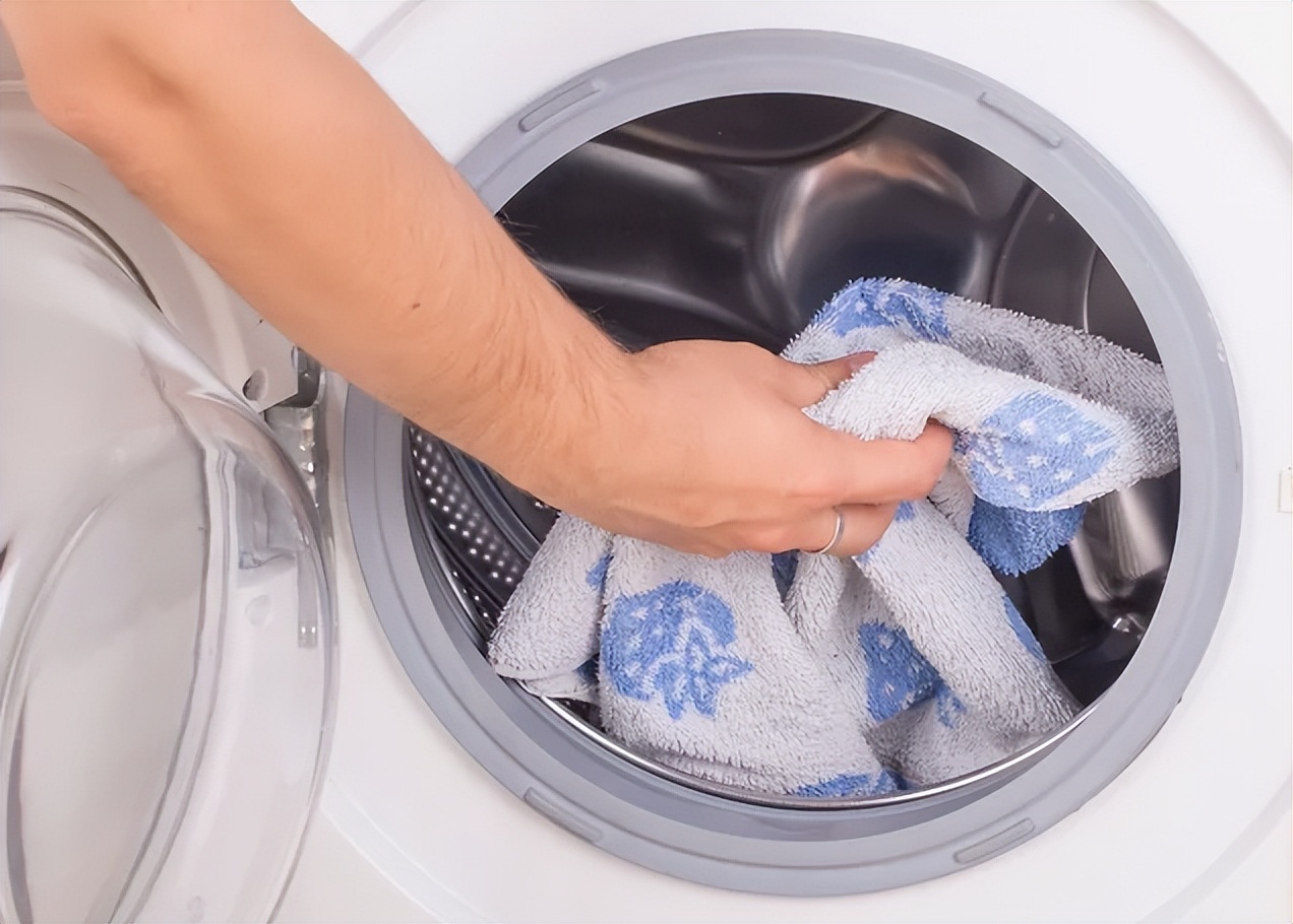 Beware!The wrong habit of washing machine makes clothes more and more ...
