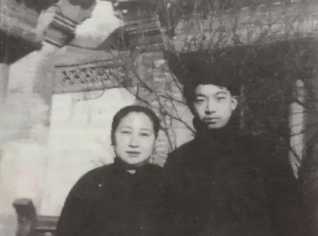 Guo Rong, the prototype of Li Xiangxiu in "The Gate of the Mansion ...