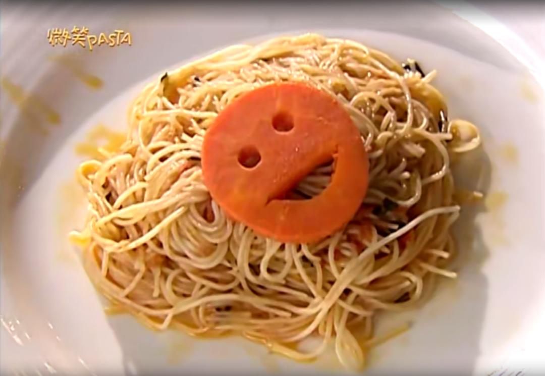 [Smiling pasta]: All the members were naive and awkward, but they ...