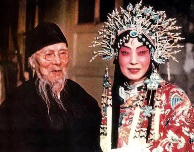 Masters of Peking Opera worship painters as teachers: the story of Mei ...