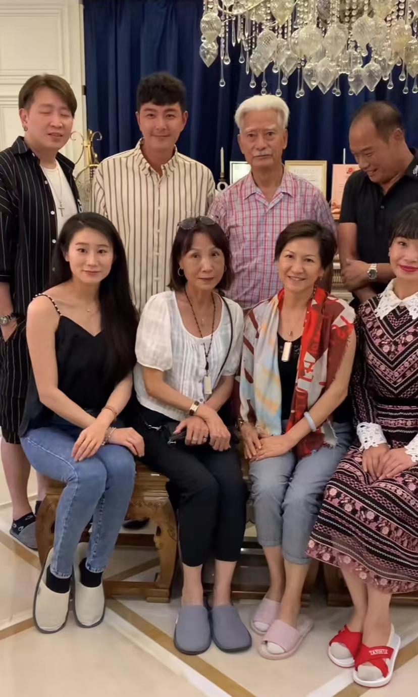 75-year-old Kaohsiung appeared in Chengdu!I haven't seen Liang Xiaolong ...