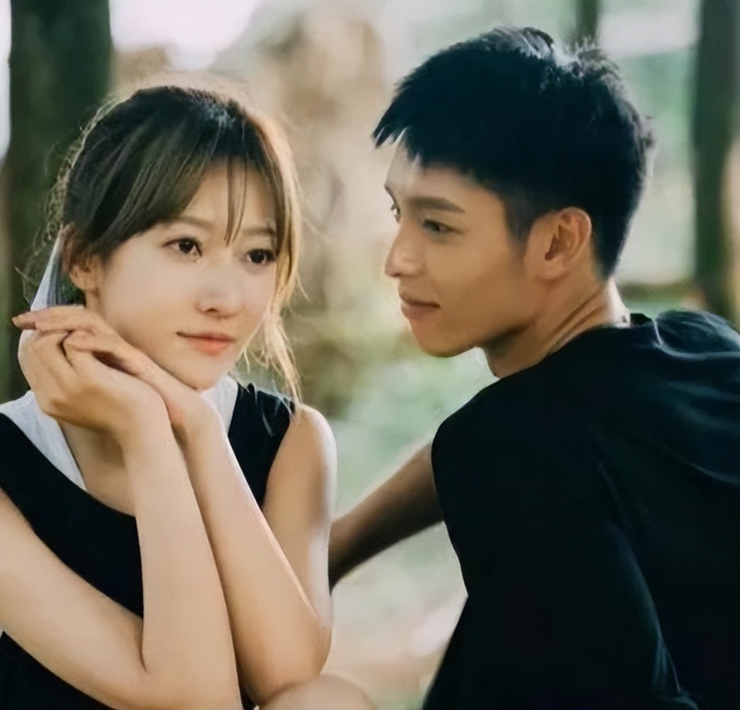 "Come for You Back to the Light" Yu Yue plays two roles with a big ...