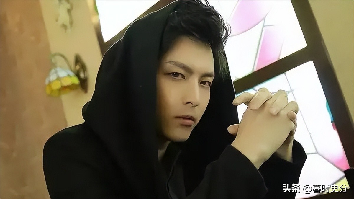 In "You Are My Vampire", he experienced the transition from being a ...