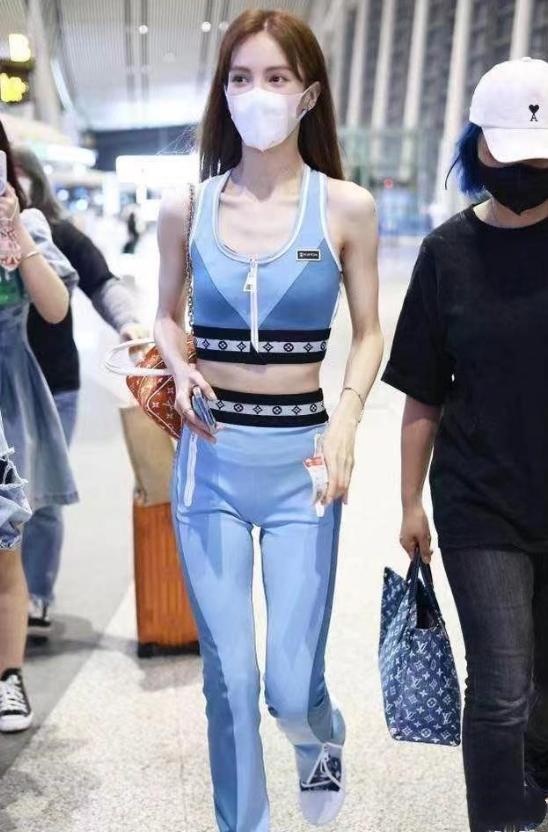 Poor figure, dark fleshy bottom, and bulbous nose, these celebrities ...