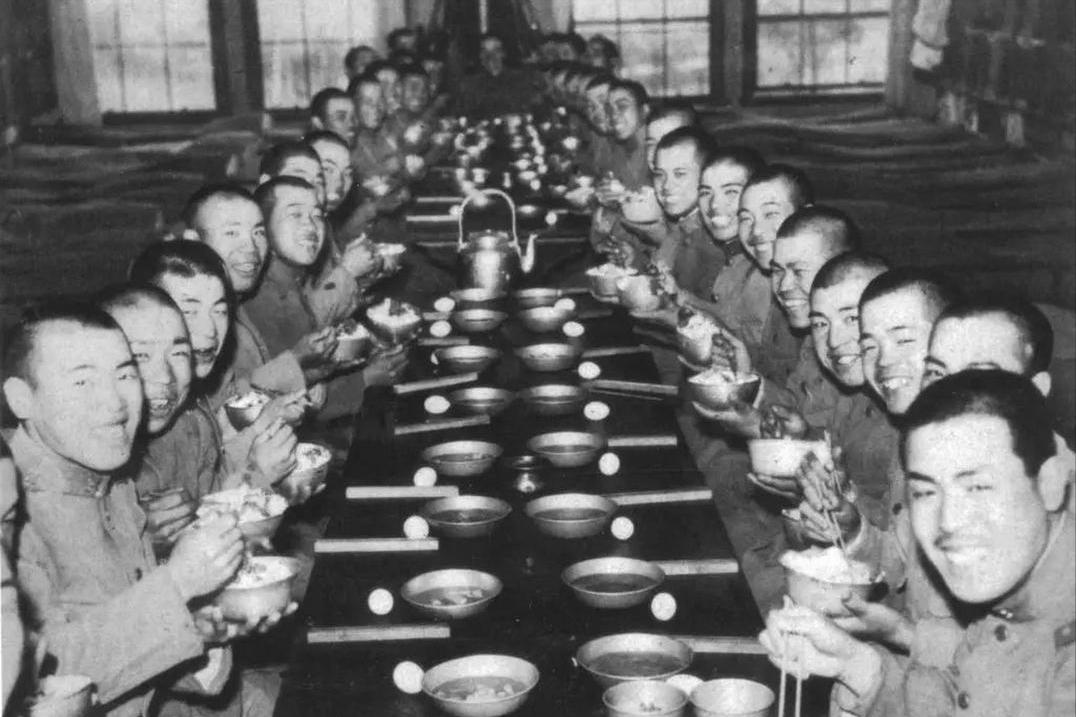 What do the armies of various countries eat?During World War II, the US ...