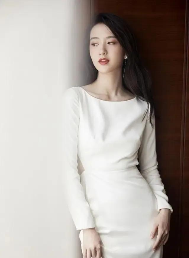 Xu Lingyue: Beautiful and beautiful - iNEWS