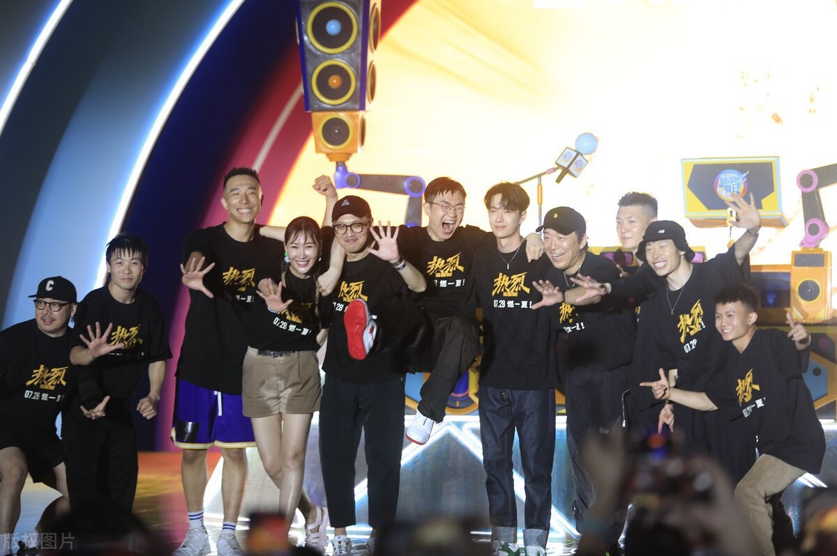 Wang Yibo, Dapeng and Huang Bo promoted the movie "Enthusiasm", Yibao ...