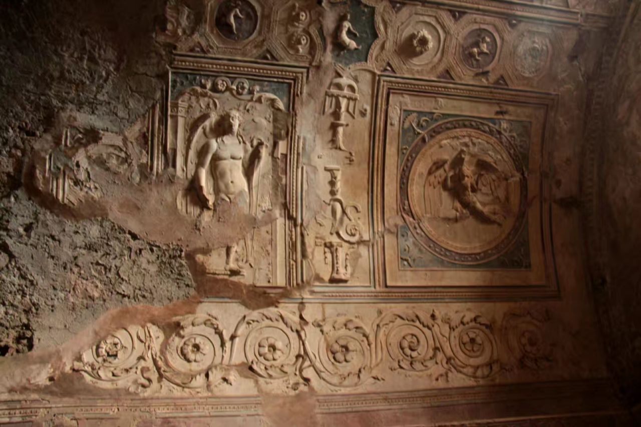 Pompeii: The Life and Death of a Roman City - iMedia