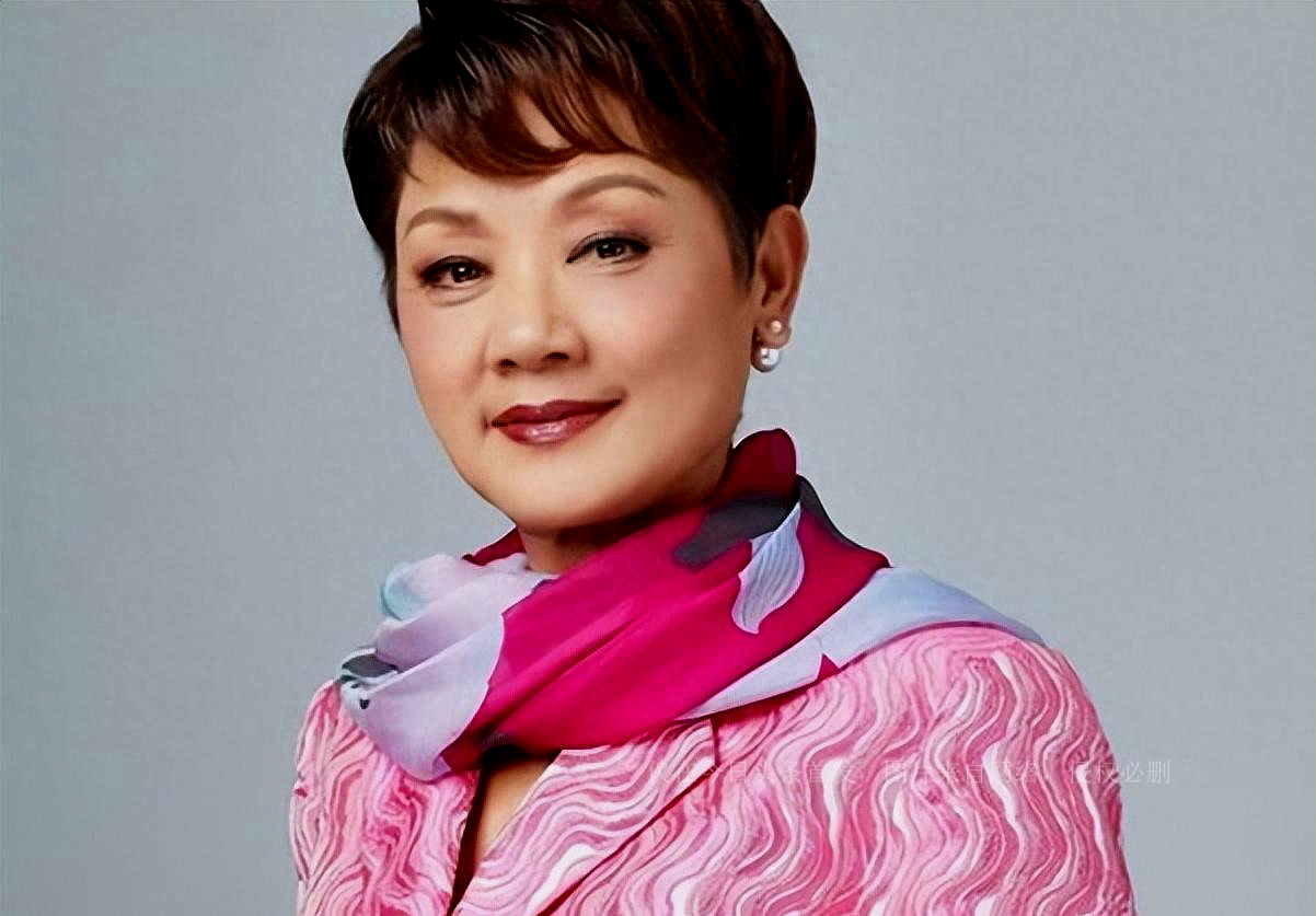 Ye Liyi became famous with her song "Shanghai Beach". Unfortunately ...