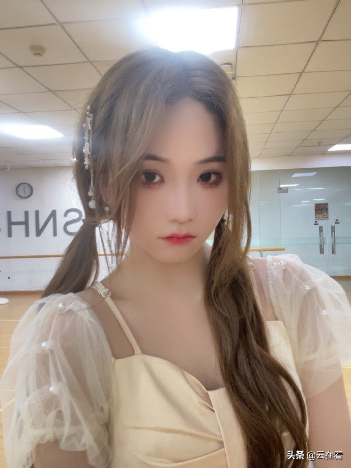 Beauty SNH48-Zhang Shiyun's charming and beautiful photos, so cute - iNEWS