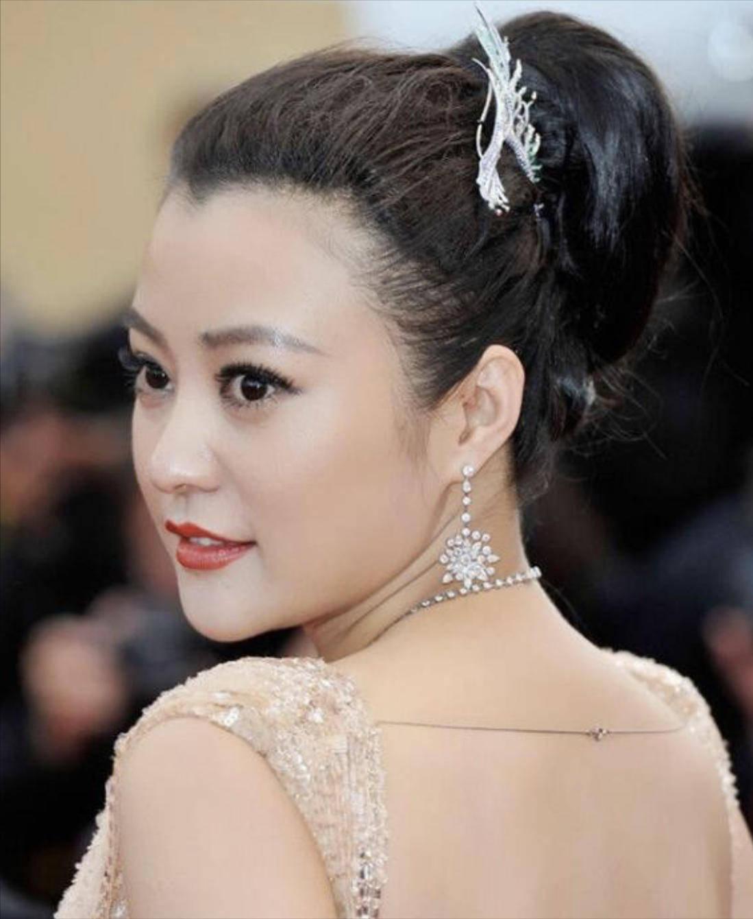 He married Hao Lei, loved Wang Luodan, and fell in love with Yin Tao. He never thought that at ...