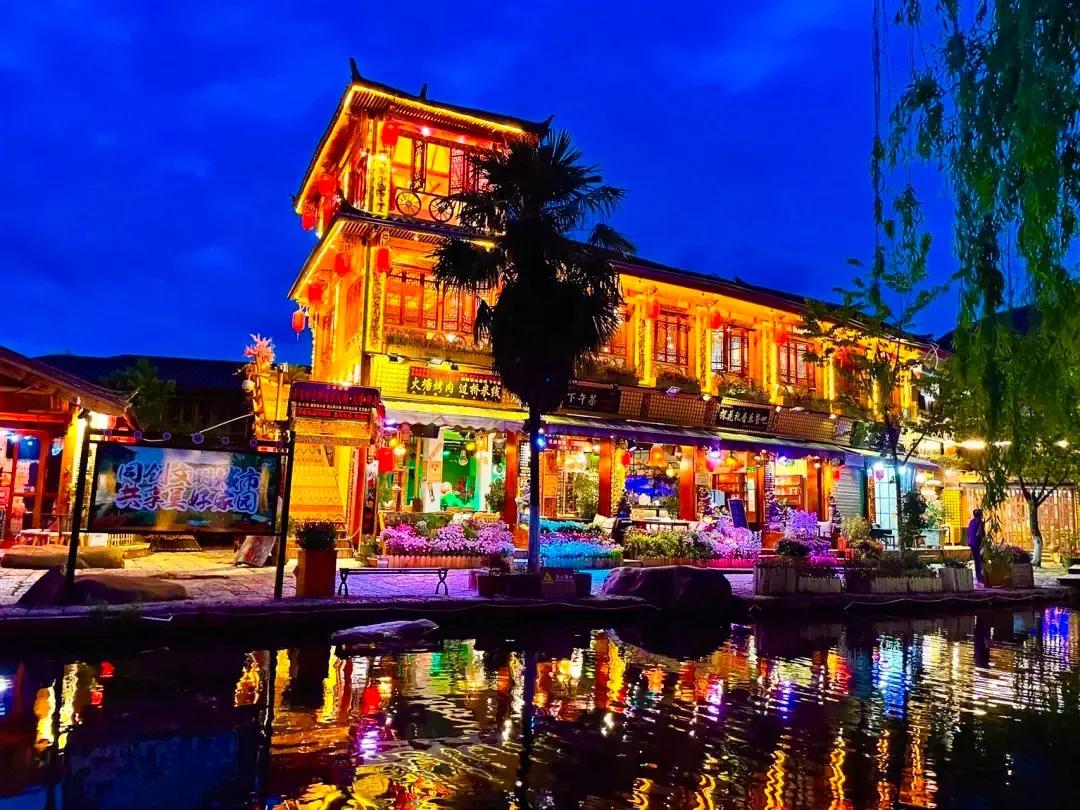 These small towns are hidden among the mountains and rivers. Do you ...