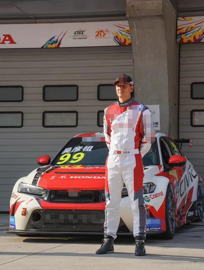 48-year-old Daniel Wu participates in racing! Taking photos with many ...