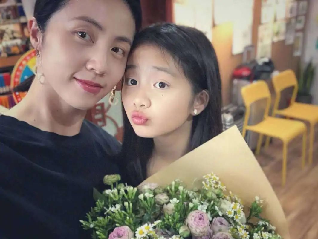 [Gossip] Tang Yan, Wu Xuanyi, Zhang Yuxi, Song Yuqi, Huang Lei - iNEWS