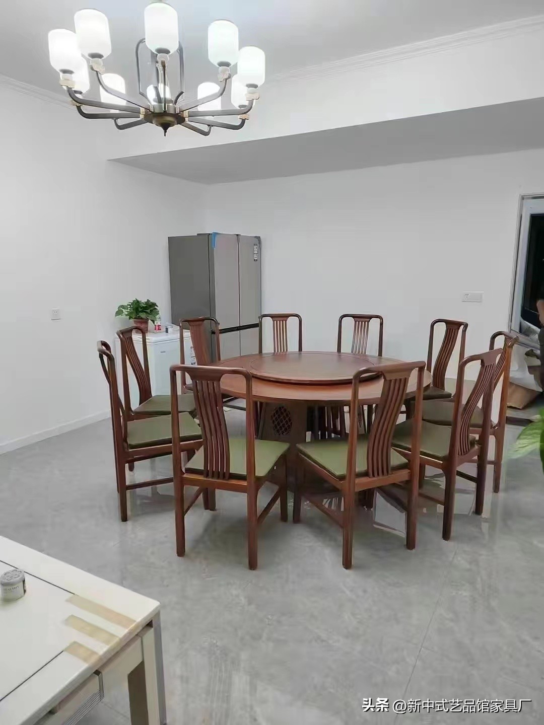 Interpret smart and elegant, make life full of emotional appeal - iNEWS