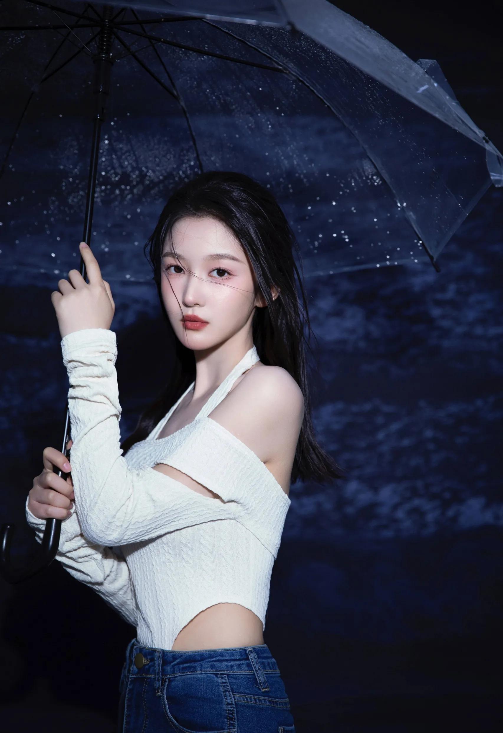 Temperament actress Cao Wanjin - iNEWS