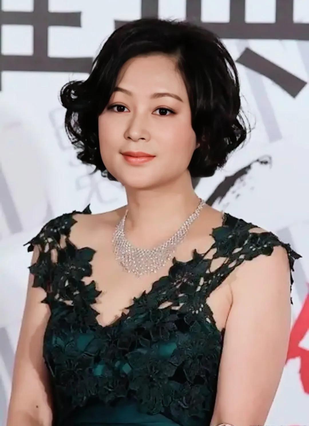 Chen Hong is so beautiful - iNEWS