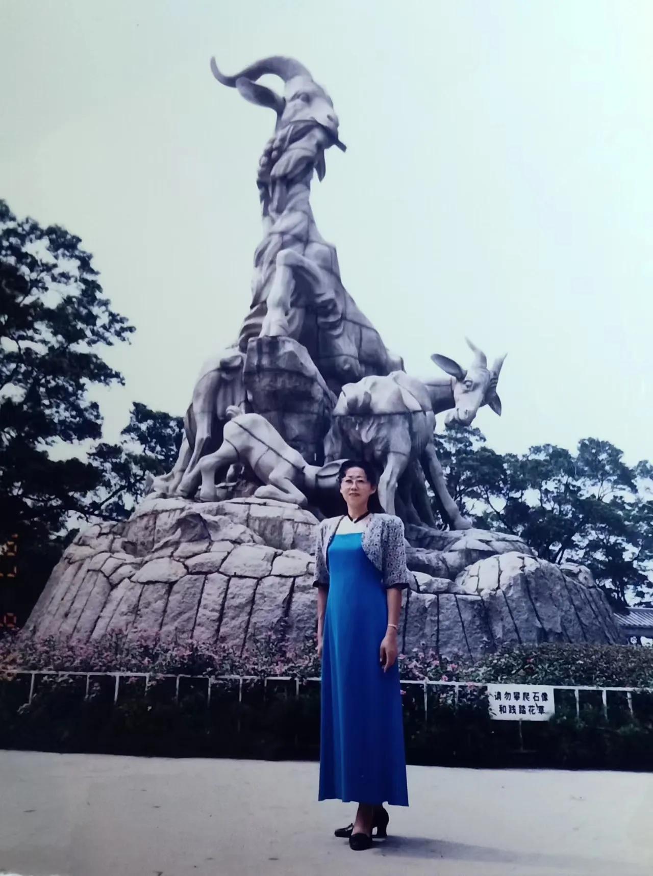 "Wei Yang Music Court" Ms. Li Hongbin's 15 San Songs - iNEWS