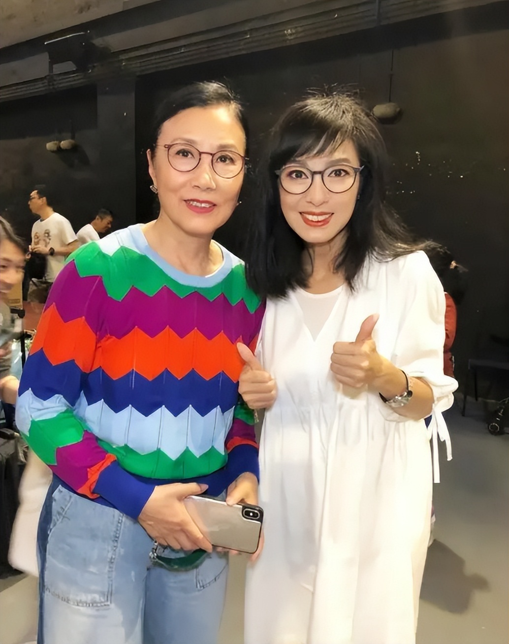 67-year-old Mi Xue and 75-year-old Wang Mingquan are in the same frame ...