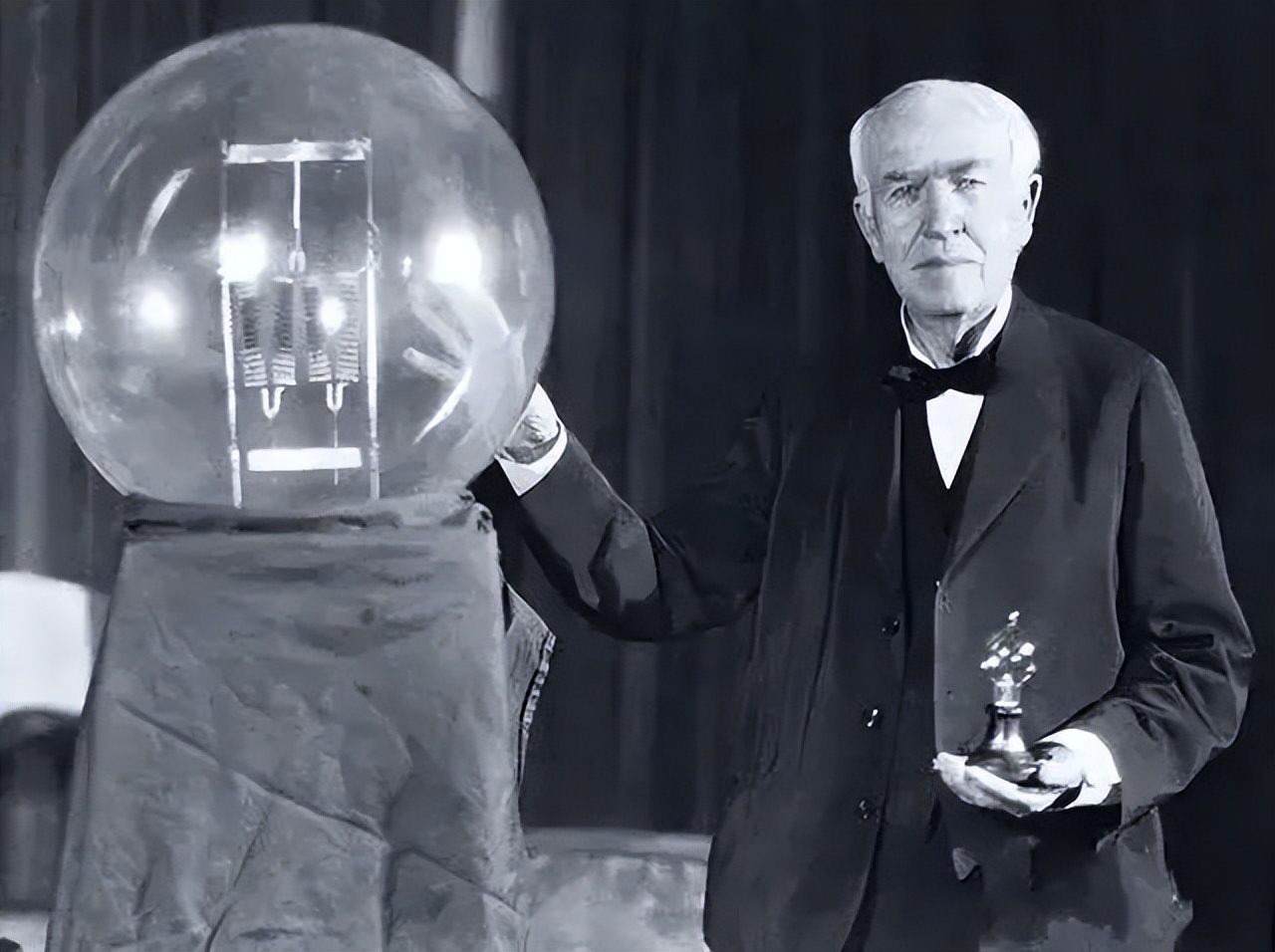The light bulb patent was bought by Edison - iMedia