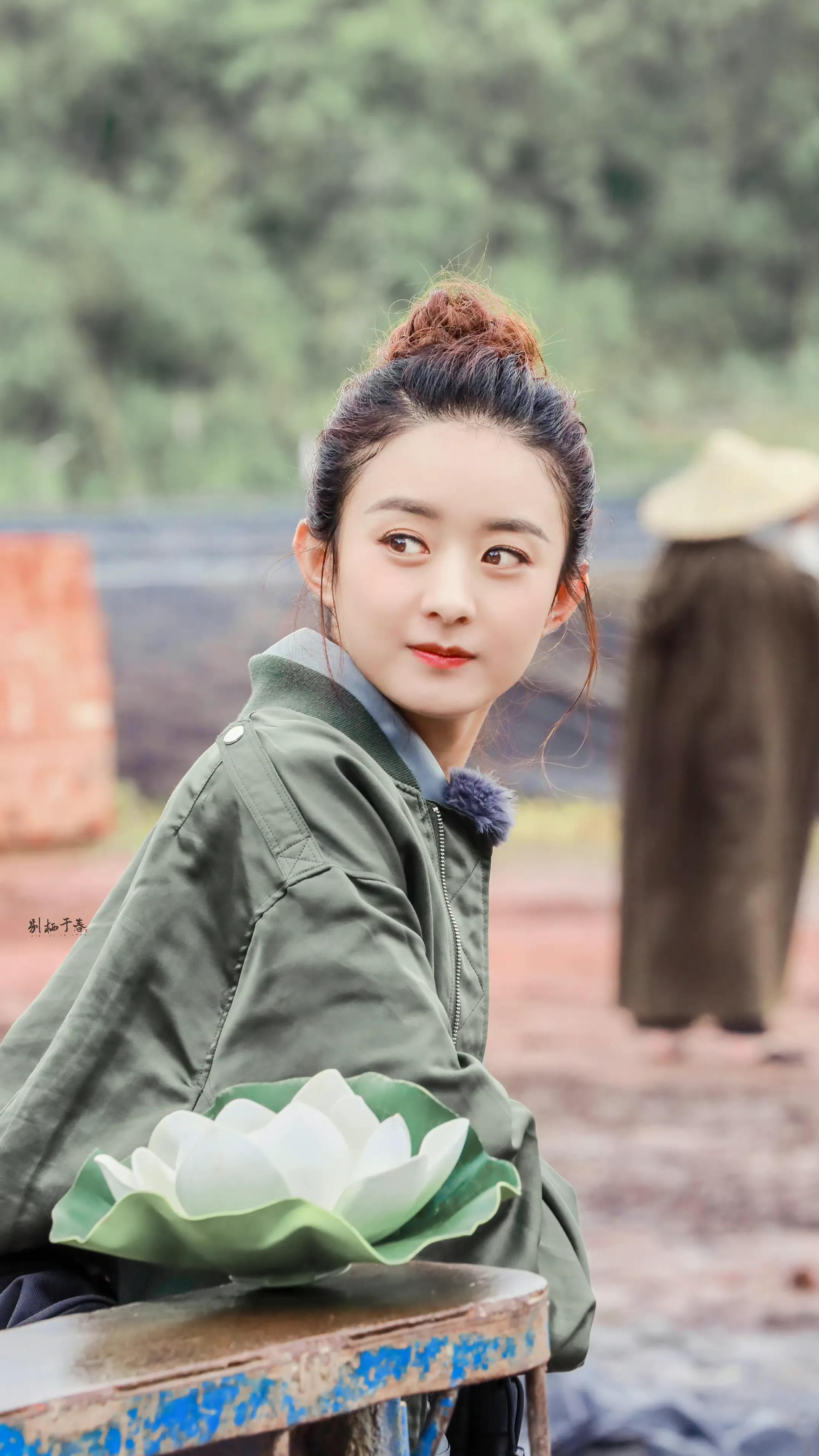 Zhao Liying's cute wallpaper - iNEWS
