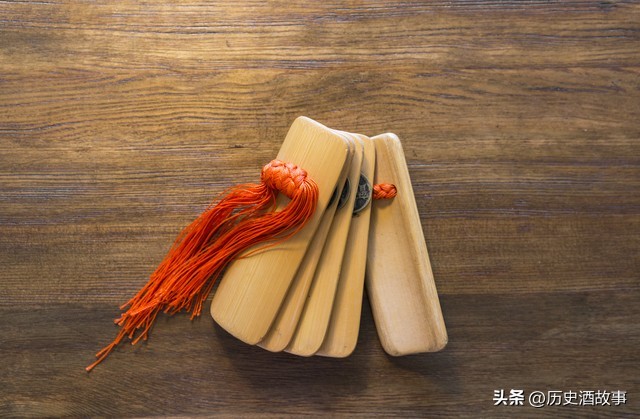 What is the difference between master and apprentice in the old society ...