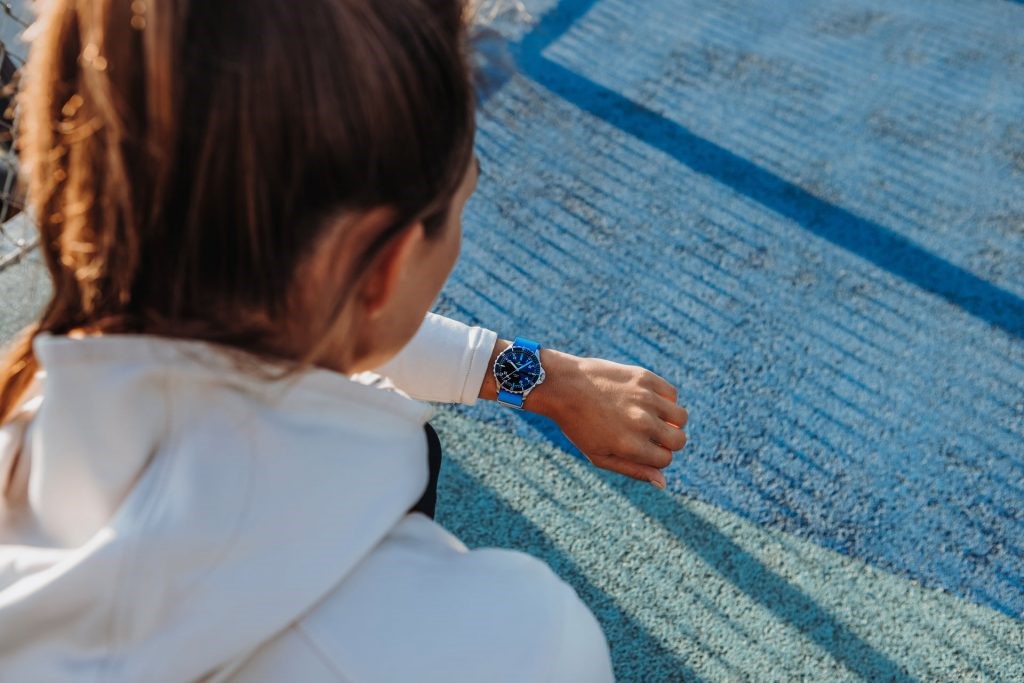 A good day starts with a good watch - iNEWS