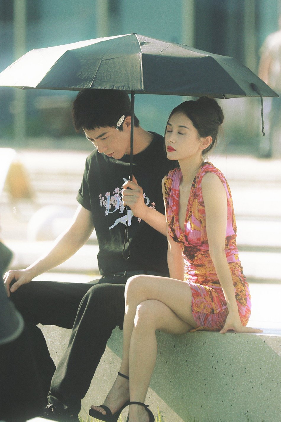 "Cicada Girl" new Reuters exposure, Liu Yuning was taken turns to sit ...