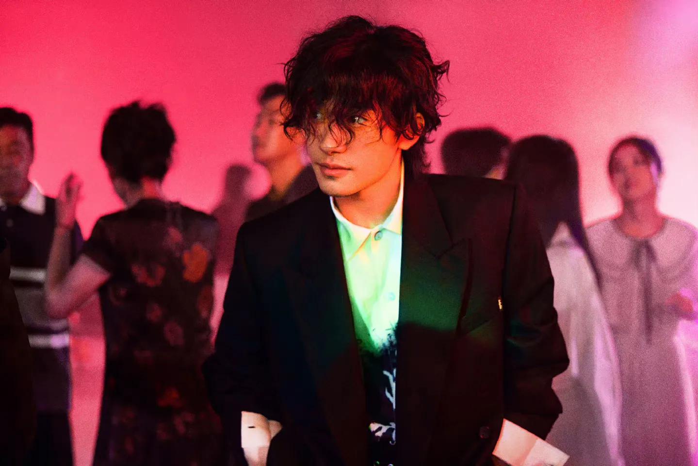 The statue of Yi Yang Qianxi was painted, the album "Liu Yanfen" was ...