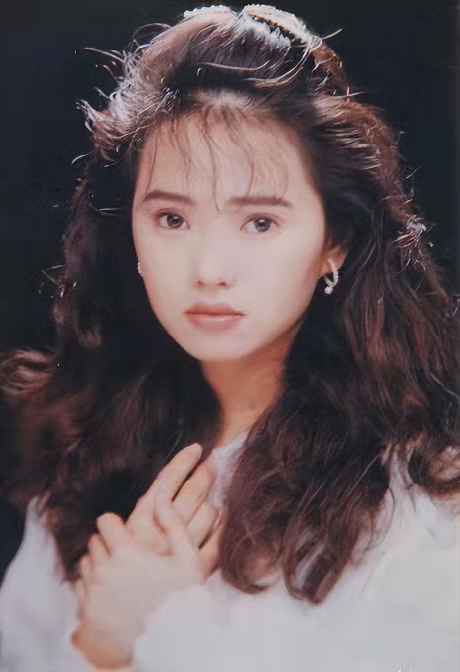 Give up the wealthy wife and marry a young girl who is 10 years younger ...