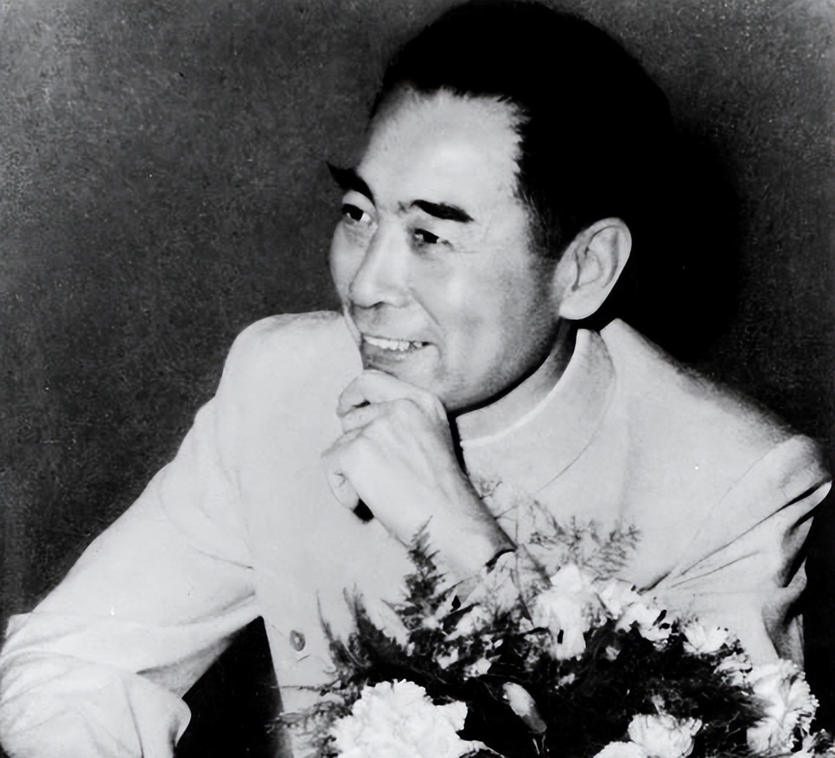 In 1956, Premier Zhou saw a document and said in surprise: What a ...