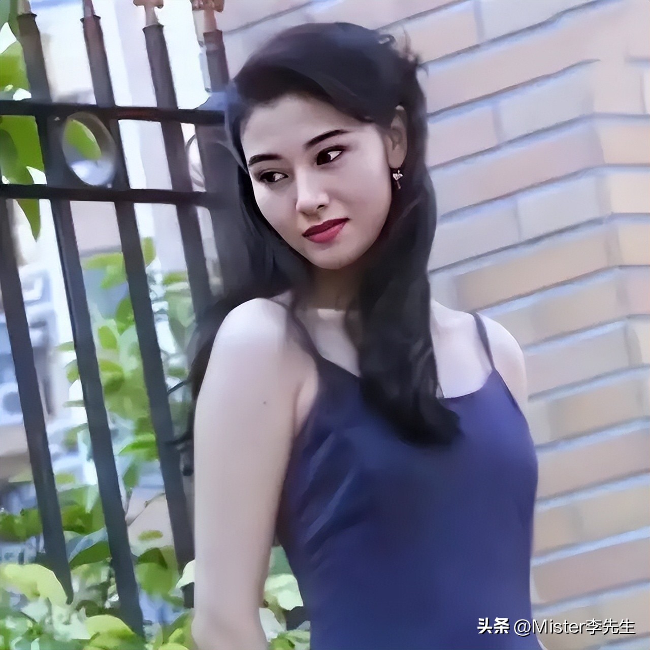 Li Jiaxin won the championship of Miss Hong Kong at the age of 18, and ...