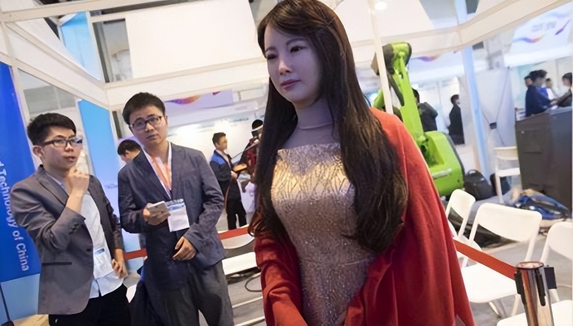 China's first beautiful robot is born - iNEWS