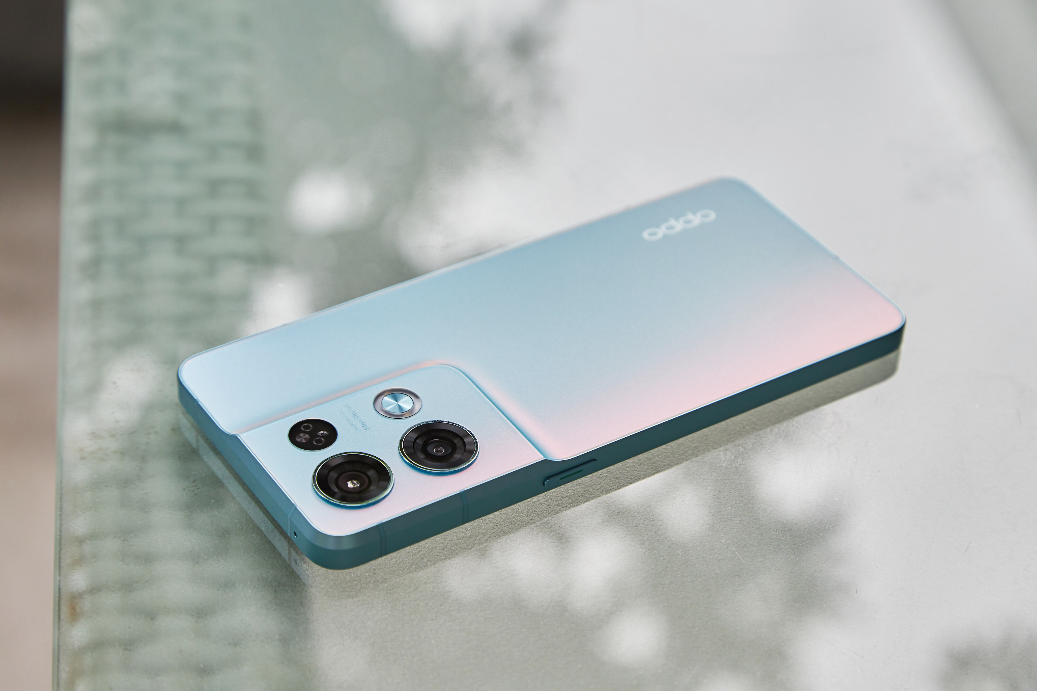 The all-round mobile phone must be expensive. These three models have a ...