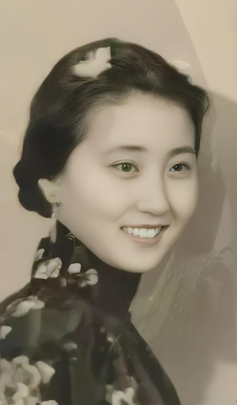 In 2012, after Qian Xuesen's wife Jiang Ying died of illness, a rare ...