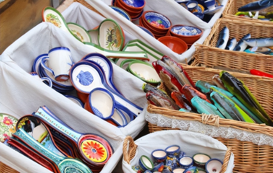 Portugal's traditional culture, regional differences and diversity, and ...